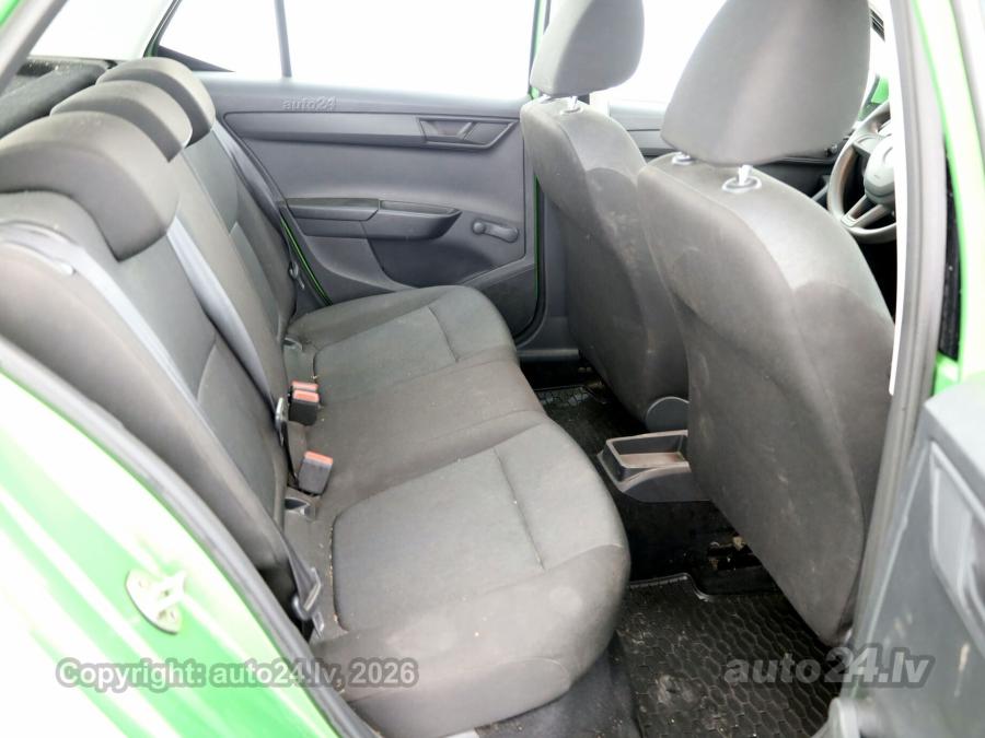 Green Skoda Fabia 2016 in Tallinn, with an engine capacity of 1.00 L and mileage of 123 thousand km for 2299 €, photo 8 on AUTOMOTO.COM.LV