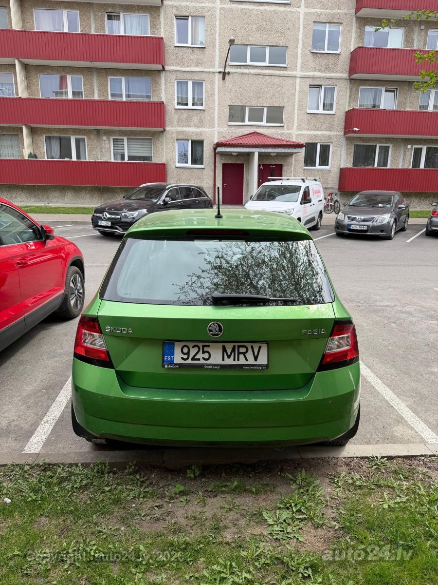 Green Skoda Fabia 2018 in Tallinn, with an engine capacity of 1.00 L and mileage of 28 thousand km for 7900 €, photo 3 on AUTOMOTO.COM.LV