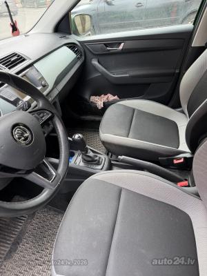 Green Skoda Fabia 2018 in Tallinn, with an engine capacity of 1.00 L and mileage of 28 thousand km for 7900 €, photo 5 on AUTOMOTO.COM.LV