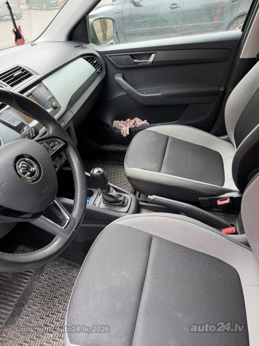 Green Skoda Fabia 2018 in Tallinn, with an engine capacity of 1.00 L and mileage of 28 thousand km for 7900 €, photo 5 on AUTOMOTO.COM.LV