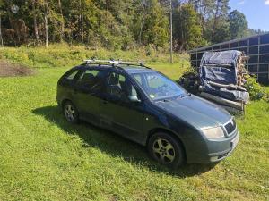 Zaļš Skoda Fabia 2002 Viļņa, ar dzinēja tilpumu 1.90 L un nobraukumu 412 tūkst. km par 600 €, foto  vietnē AUTOMOTO.COM.LV