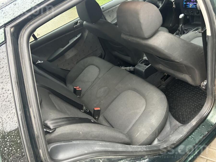 Zaļš Skoda Fabia 2002 Bauska, ar dzinēja tilpumu 1.90 L un nobraukumu 0 tūkst. km par 1450 €, foto 8 vietnē AUTOMOTO.COM.LV