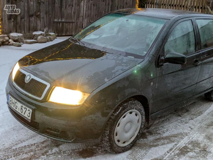 Zaļš Skoda Fabia 2006 Viļņa, ar dzinēja tilpumu 1.40 L un nobraukumu 330 tūkst. km par 1200 €, foto 1 vietnē AUTOMOTO.COM.LV
