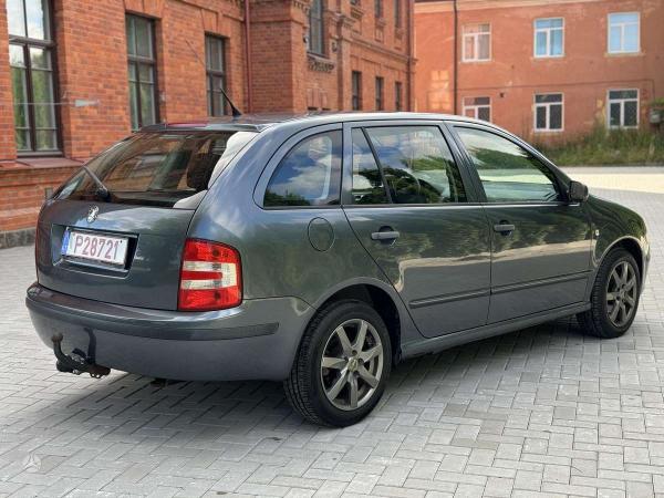 Green Skoda Fabia 2006 in Mazeikiai, with an engine capacity of 1.90 L and mileage of 304 thousand km for 1150 €, photo 6 on AUTOMOTO.COM.LV