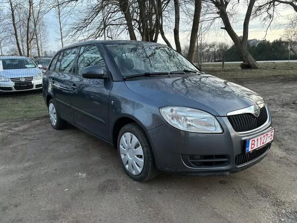 Green Skoda Fabia 2009 in Grobiņa, with an engine capacity of 1.60 L and mileage of 183 thousand km for 2700 €, photo 3 on AUTOMOTO.COM.LV
