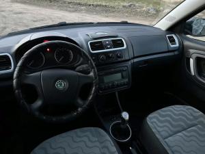 Green Skoda Fabia 2009 in Grobiņa, with an engine capacity of 1.60 L and mileage of 183 thousand km for 2700 €, photo 10 on AUTOMOTO.COM.LV