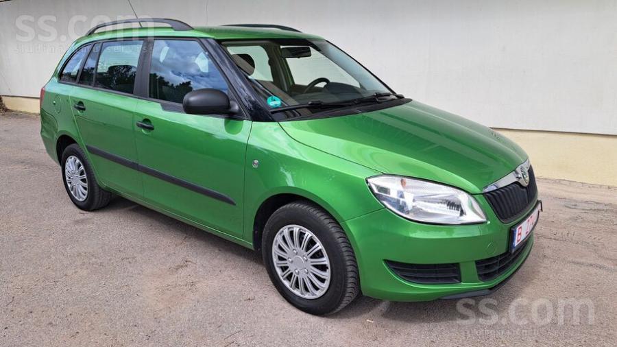Green Skoda Fabia 2011 in Ogre, with an engine capacity of 1.40 L and mileage of 243 thousand km for 3750 €, photo 1 on AUTOMOTO.COM.LV