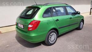 Green Skoda Fabia 2011 in Ogre, with an engine capacity of 1.40 L and mileage of 243 thousand km for 3750 €, photo 3 on AUTOMOTO.COM.LV