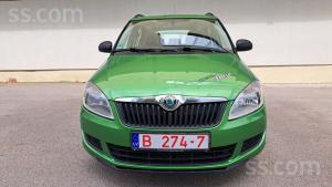 Green Skoda Fabia 2011 in Ogre, with an engine capacity of 1.40 L and mileage of 243 thousand km for 3750 €, photo 4 on AUTOMOTO.COM.LV