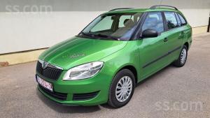 Green Skoda Fabia 2011 in Ogre, with an engine capacity of 1.40 L and mileage of 243 thousand km for 3750 €, photo 6 on AUTOMOTO.COM.LV