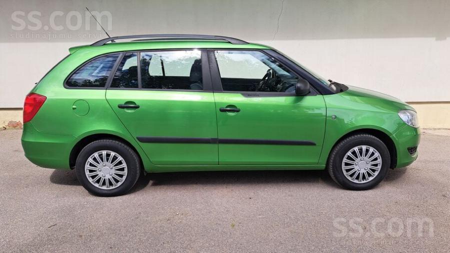 Green Skoda Fabia 2011 in Ogre, with an engine capacity of 1.40 L and mileage of 243 thousand km for 3750 €, photo 7 on AUTOMOTO.COM.LV