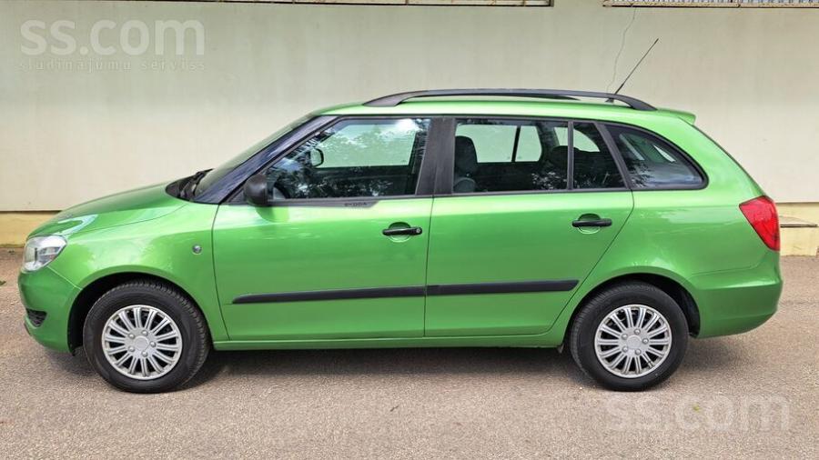 Green Skoda Fabia 2011 in Ogre, with an engine capacity of 1.40 L and mileage of 243 thousand km for 3750 €, photo 9 on AUTOMOTO.COM.LV