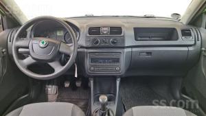 Green Skoda Fabia 2011 in Ogre, with an engine capacity of 1.40 L and mileage of 243 thousand km for 3750 €, photo 12 on AUTOMOTO.COM.LV