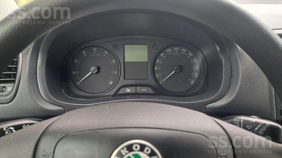 Green Skoda Fabia 2011 in Ogre, with an engine capacity of 1.40 L and mileage of 243 thousand km for 3750 €, photo 13 on AUTOMOTO.COM.LV