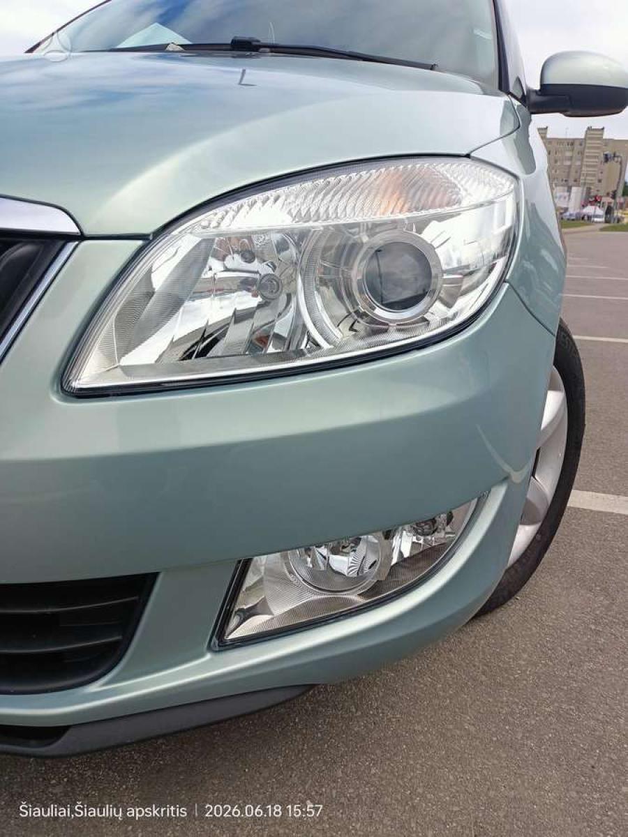 Green Skoda Fabia 2011 in Siauliai, with an engine capacity of 1.20 L and mileage of 254 thousand km for 3350 €, photo 5 on AUTOMOTO.COM.LV