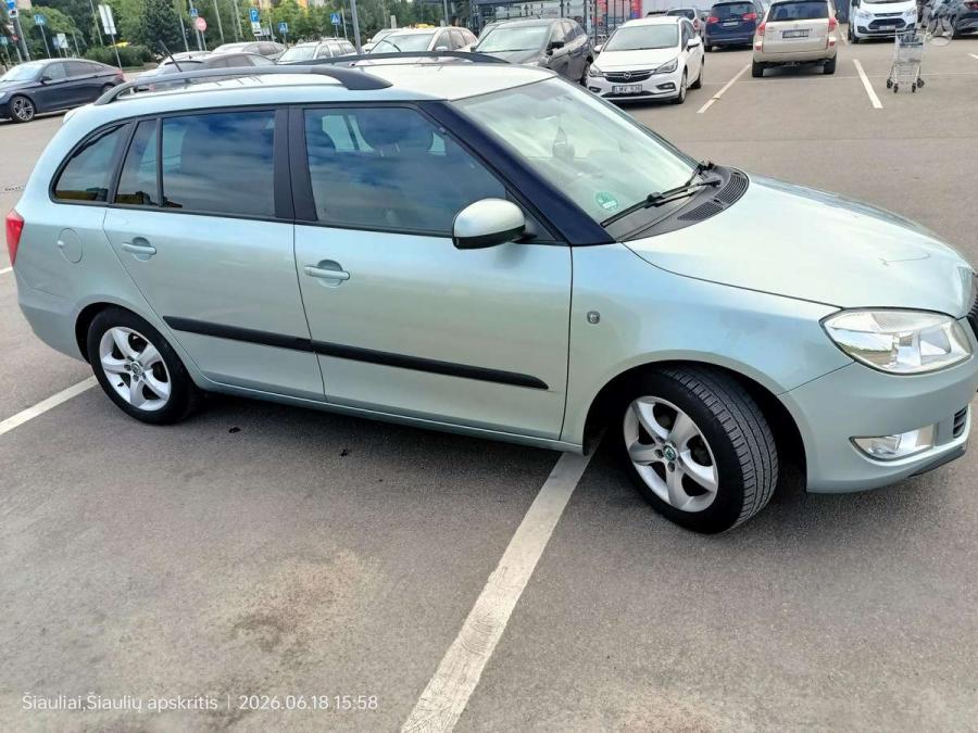 Green Skoda Fabia 2011 in Siauliai, with an engine capacity of 1.20 L and mileage of 254 thousand km for 3350 €, photo 8 on AUTOMOTO.COM.LV