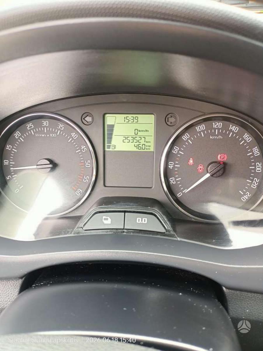 Green Skoda Fabia 2011 in Siauliai, with an engine capacity of 1.20 L and mileage of 254 thousand km for 3350 €, photo 20 on AUTOMOTO.COM.LV