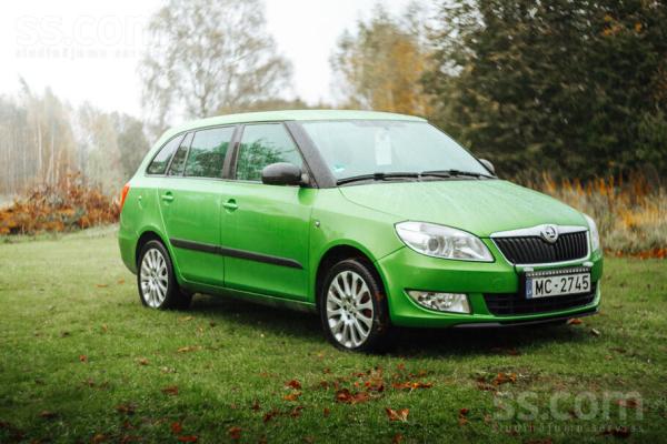 Шкода Фабия 2011 в Лиепая на AUTOMOTO.COM.LV Зеленый Шкода Фабия 2011 в Лиепая, объемом двигателя 1.20 л и пробегом 284 тыс. км за 3900 €, фото 1 на AUTOMOTO.COM.LV