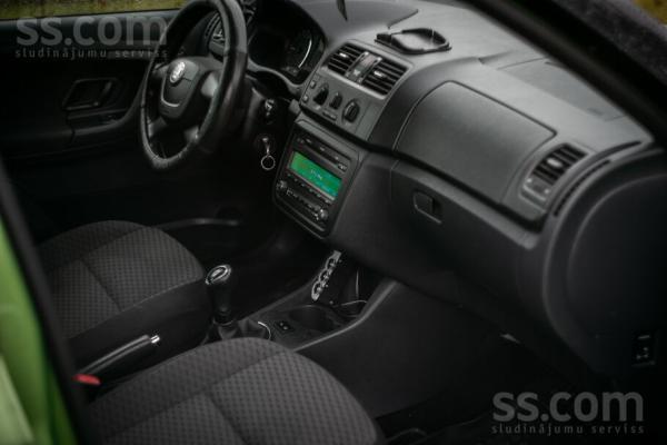 Шкода Фабия 2011 в Лиепая на AUTOMOTO.COM.LV Зеленый Шкода Фабия 2011 в Лиепая, объемом двигателя 1.20 л и пробегом 284 тыс. км за 3900 €, фото 7 на AUTOMOTO.COM.LV