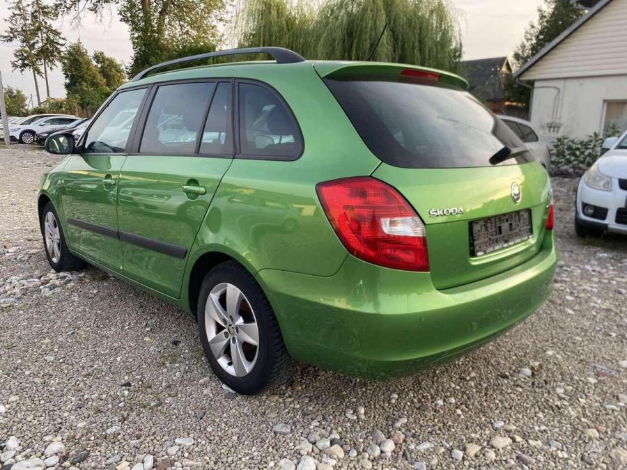 Green Skoda Fabia 2013 in Birzai, with an engine capacity of 1.20 L and mileage of 276 thousand km for 3550 €, photo 7 on AUTOMOTO.COM.LV