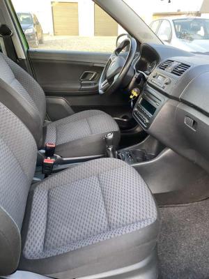 Green Skoda Fabia 2013 in Birzai, with an engine capacity of 1.20 L and mileage of 276 thousand km for 3550 €, photo 12 on AUTOMOTO.COM.LV