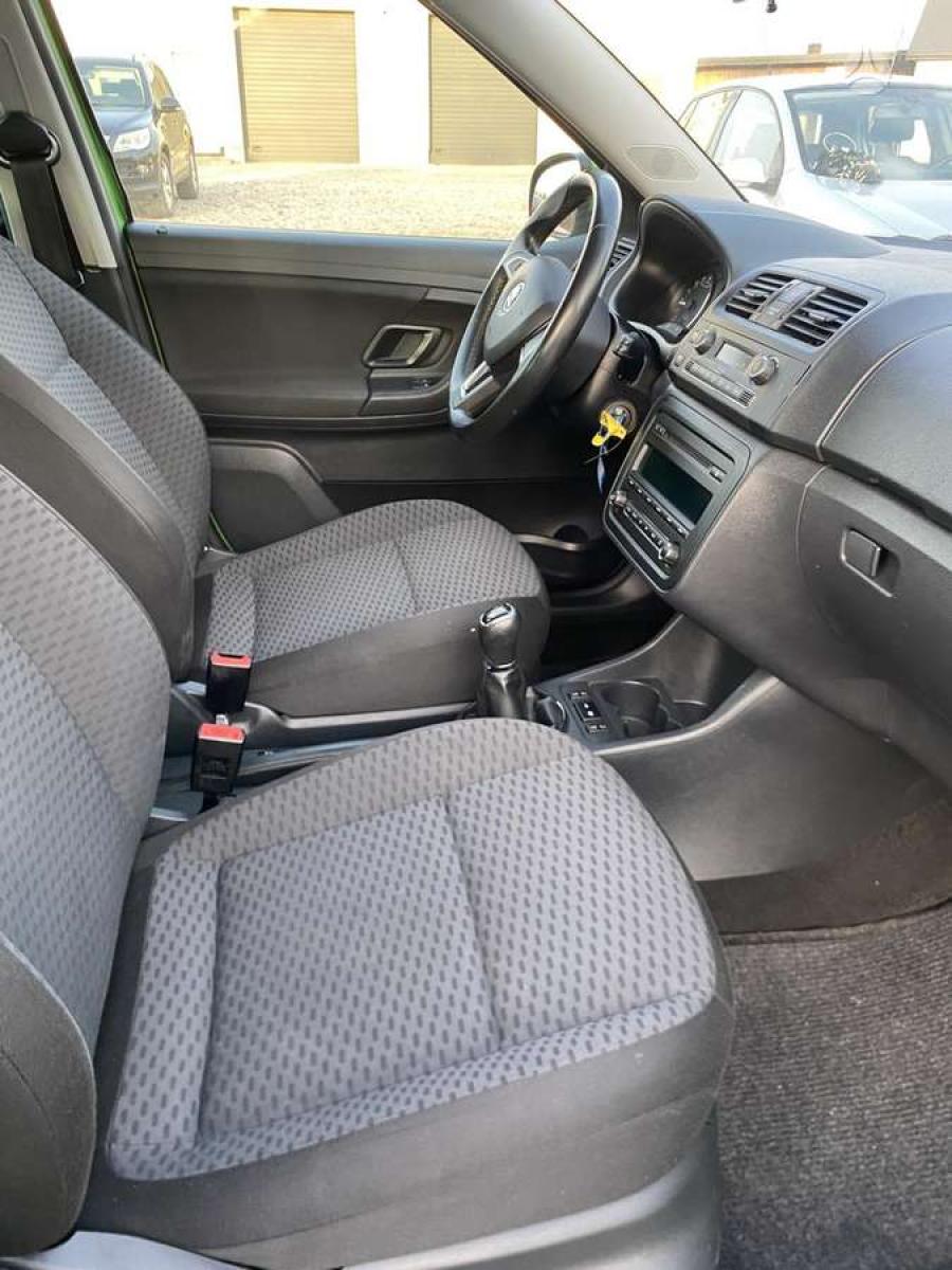 Green Skoda Fabia 2013 in Birzai, with an engine capacity of 1.20 L and mileage of 276 thousand km for 3550 €, photo 12 on AUTOMOTO.COM.LV