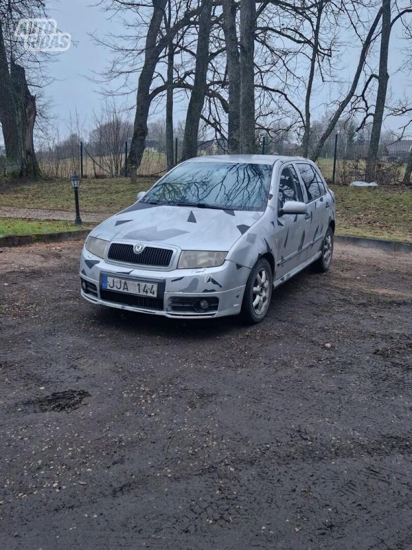 Grey Skoda Fabia 2000 in Vilnius, with an engine capacity of 1.90 L and mileage of 338 thousand km for 500 €, photo 2 on AUTOMOTO.COM.LV