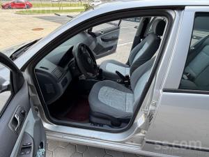Grey Skoda Fabia 2000 in Riga, with an engine capacity of 1.40 L and mileage of 400 thousand km for 1200 €, photo 3 on AUTOMOTO.COM.LV