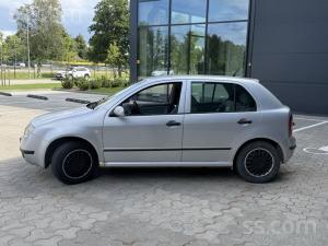 Grey Skoda Fabia 2000 in Riga, with an engine capacity of 1.40 L and mileage of 400 thousand km for 1200 €, photo 6 on AUTOMOTO.COM.LV