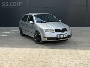 Серый Шкода Фабия 2000 в Рига, объемом двигателя 1.40 л и пробегом 400 тыс. км за 1200 €, фото  на AUTOMOTO.COM.LV