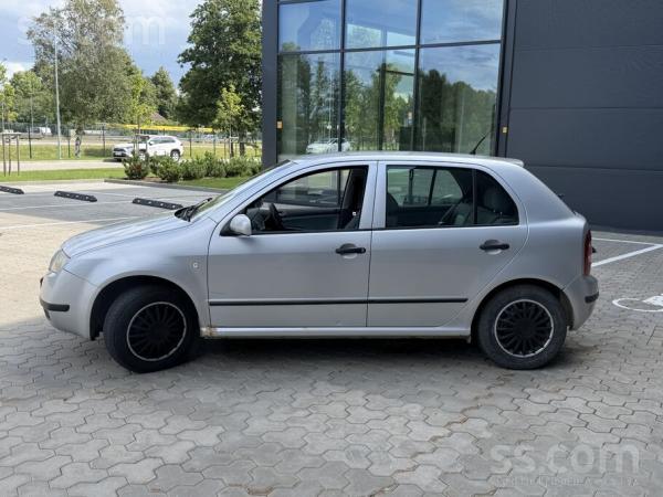 Pelēks Skoda Fabia 2000 Rīga, ar dzinēja tilpumu 1.40 L un nobraukumu 400 tūkst. km par 1200 €, foto 5 vietnē AUTOMOTO.COM.LV