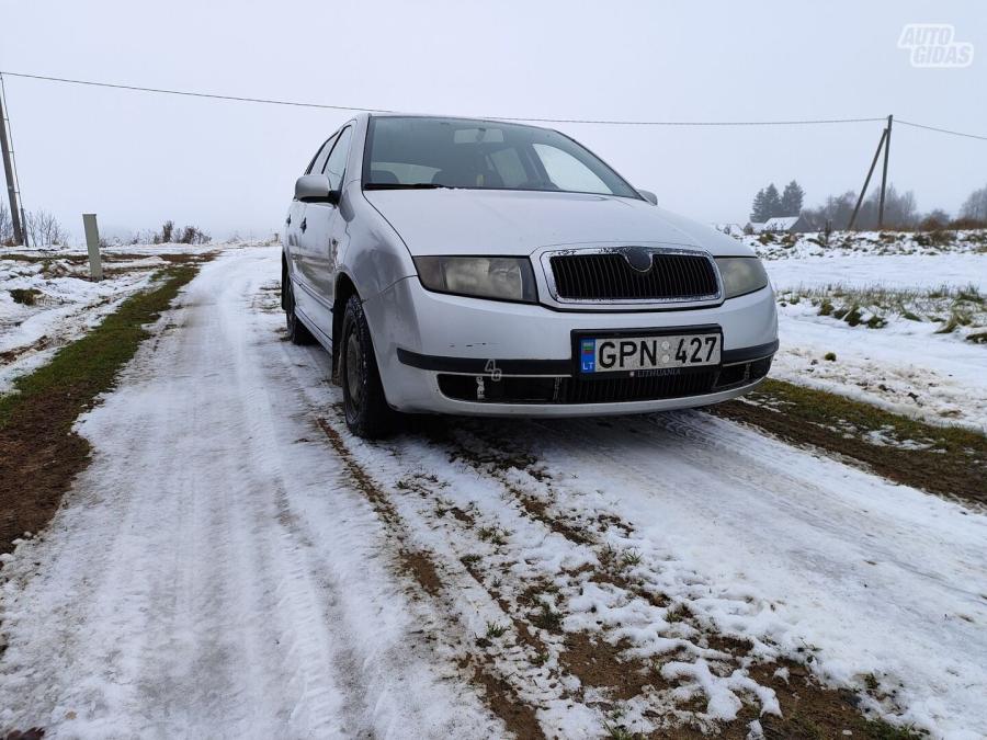 Pelēks Skoda Fabia 2002 Molėtai, ar dzinēja tilpumu 1.90 L un nobraukumu 350 tūkst. km par 500 €, foto 1 vietnē AUTOMOTO.COM.LV