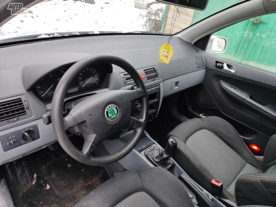 Pelēks Skoda Fabia 2002 Molėtai, ar dzinēja tilpumu 1.90 L un nobraukumu 350 tūkst. km par 500 €, foto 7 vietnē AUTOMOTO.COM.LV