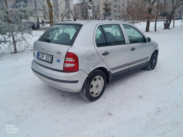 Pelēks Skoda Fabia 2002 Marijampole, ar dzinēja tilpumu 1.90 L un nobraukumu 347 tūkst. km par 380 €, foto 5 vietnē AUTOMOTO.COM.LV