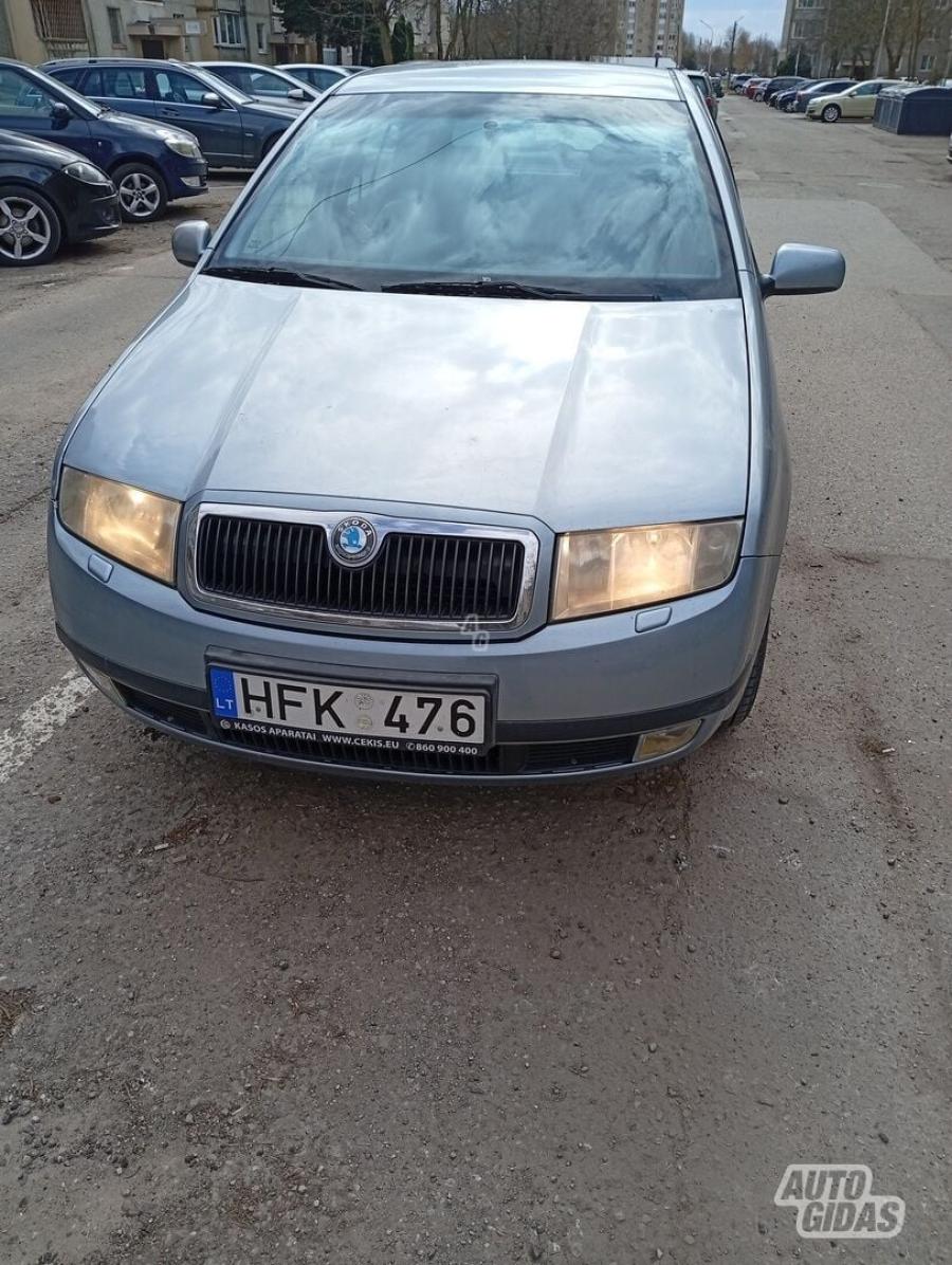 Grey Skoda Fabia 2002 in Kaunas, with an engine capacity of 1.40 L and mileage of 190 thousand km for 300 €, photo 1 on AUTOMOTO.COM.LV