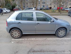 Grey Skoda Fabia 2002 in Kaunas, with an engine capacity of 1.40 L and mileage of 190 thousand km for 300 €, photo 4 on AUTOMOTO.COM.LV