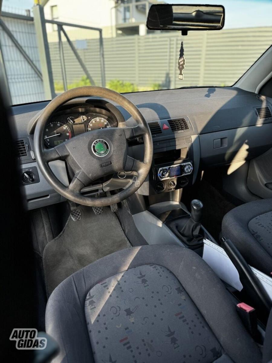 Pelēks Skoda Fabia 2002 Klaipėda, ar dzinēja tilpumu 1.40 L un nobraukumu 159 tūkst. km par 699 €, foto 7 vietnē AUTOMOTO.COM.LV