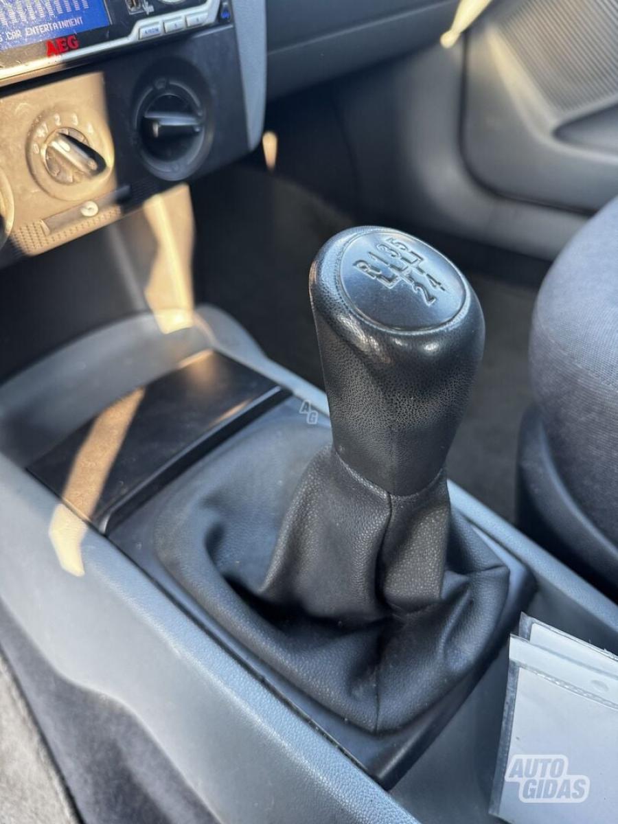 Pelēks Skoda Fabia 2002 Klaipėda, ar dzinēja tilpumu 1.40 L un nobraukumu 159 tūkst. km par 699 €, foto 12 vietnē AUTOMOTO.COM.LV