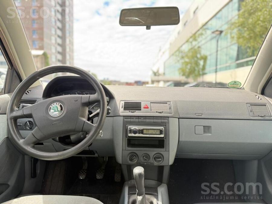 Pelēks Skoda Fabia 2002 Rīga, ar dzinēja tilpumu 1.40 L un nobraukumu 0 tūkst. km par 2100 €, foto 6 vietnē AUTOMOTO.COM.LV