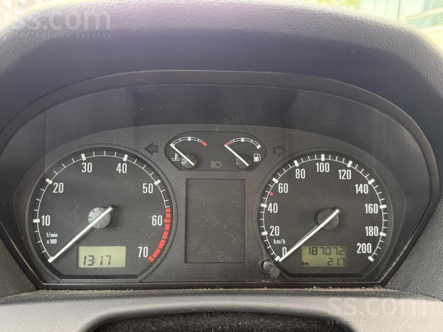 Pelēks Skoda Fabia 2002 Rīga, ar dzinēja tilpumu 1.40 L un nobraukumu 0 tūkst. km par 2100 €, foto 12 vietnē AUTOMOTO.COM.LV