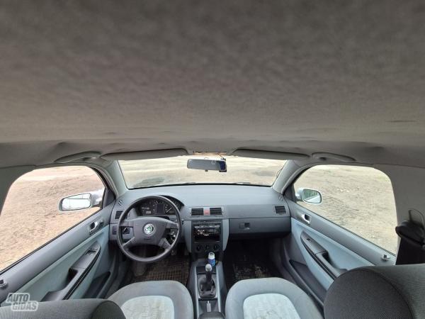 Pelēks Skoda Fabia 2003 Kauņa, ar dzinēja tilpumu 1.90 L un nobraukumu 300 tūkst. km par 900 €, foto 7 vietnē AUTOMOTO.COM.LV