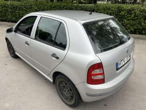 Pelēks Skoda Fabia 2003 Klaipėda, ar dzinēja tilpumu 1.42 L un nobraukumu 405 tūkst. km par 700 €, foto  vietnē AUTOMOTO.COM.LV