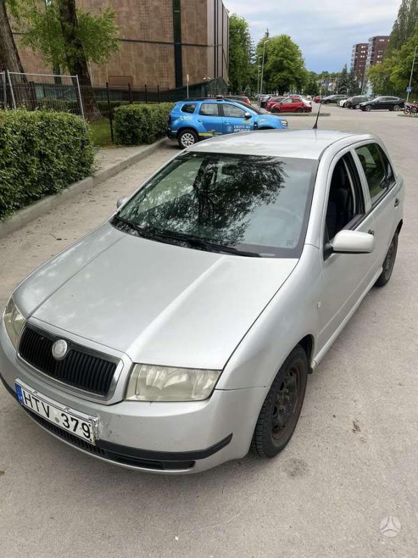 Grey Skoda Fabia 2003 in Klaipeda, with an engine capacity of 1.42 L and mileage of 405 thousand km for 700 €, photo 4 on AUTOMOTO.COM.LV
