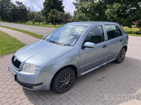Skoda Fabia 2003 in Limbazi on AUTOMOTO.COM.LV Grey Skoda Fabia 2003 in Limbazi, with an engine capacity of 1.90 L and mileage of 289 thousand km for 850 €, photo 1 on AUTOMOTO.COM.LV
