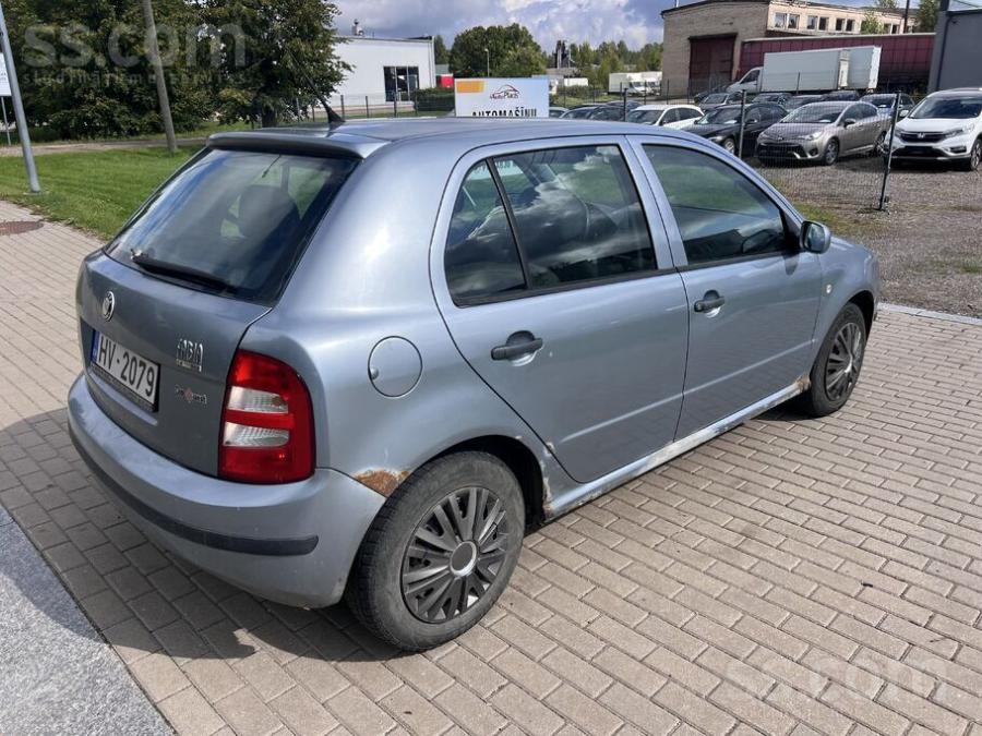 Grey Skoda Fabia 2003 in Limbazi, with an engine capacity of 1.90 L and mileage of 289 thousand km for 850 €, photo 5 on AUTOMOTO.COM.LV