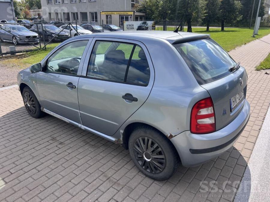 Grey Skoda Fabia 2003 in Limbazi, with an engine capacity of 1.90 L and mileage of 289 thousand km for 850 €, photo 7 on AUTOMOTO.COM.LV