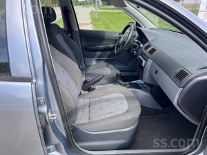 Grey Skoda Fabia 2003 in Limbazi, with an engine capacity of 1.90 L and mileage of 289 thousand km for 850 €, photo 11 on AUTOMOTO.COM.LV
