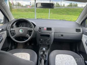 Серый Шкода Фабия 2003 в Рига, объемом двигателя 1.90 л и пробегом 181 тыс. км за 1100 €, фото 6 на AUTOMOTO.COM.LV