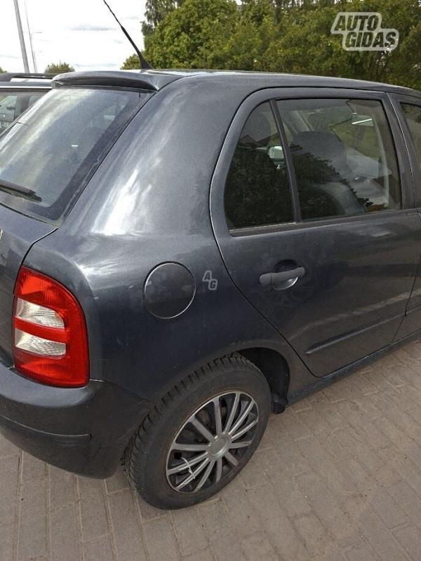 Grey Skoda Fabia 2004 in Vilnius, with an engine capacity of 1.20 L and mileage of 148 thousand km for 850 €, photo 5 on AUTOMOTO.COM.LV