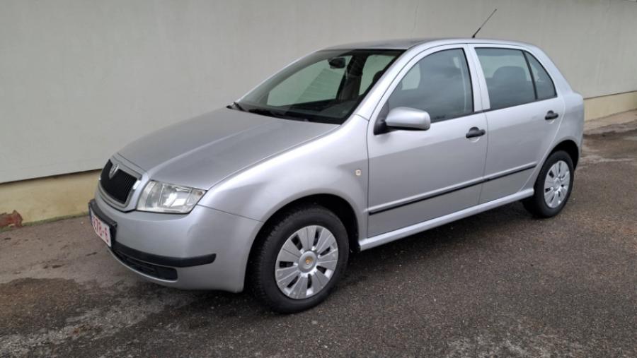 Pelēks Skoda Fabia 2004 Rīga, ar dzinēja tilpumu 1.40 L un nobraukumu 175 tūkst. km par 2850 €, foto 1 vietnē AUTOMOTO.COM.LV